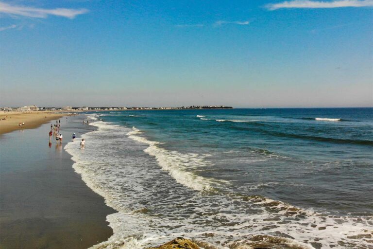 12 Best New Hampshire Beaches (Hampton, Weirs, Etc.) - Sunlight Living